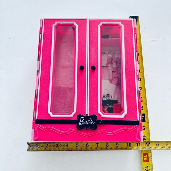 Barbie | Toys | Barbie Wardrobe Closet For Storage And Carrying 28 ...